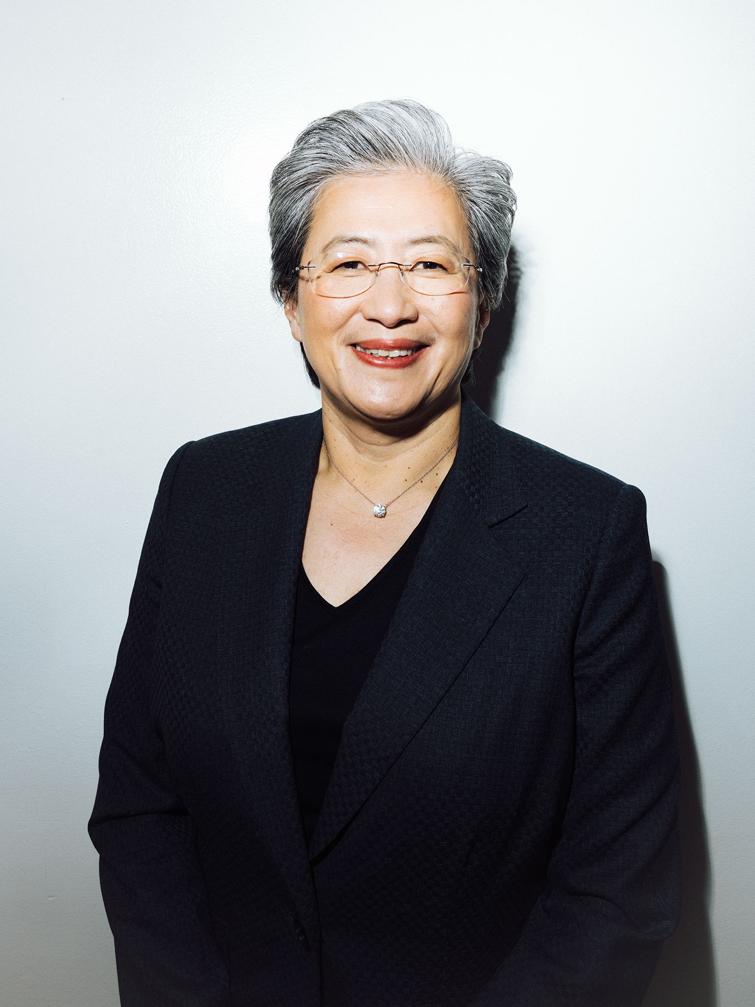 ARTICLE FACTORY: AMD CEO Lisa Su Dismisses AI Bubble Concerns